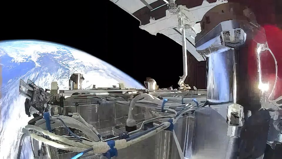 U.S. Space Force and SpaceX Partner to Develop 480-Satellite MILNET ...