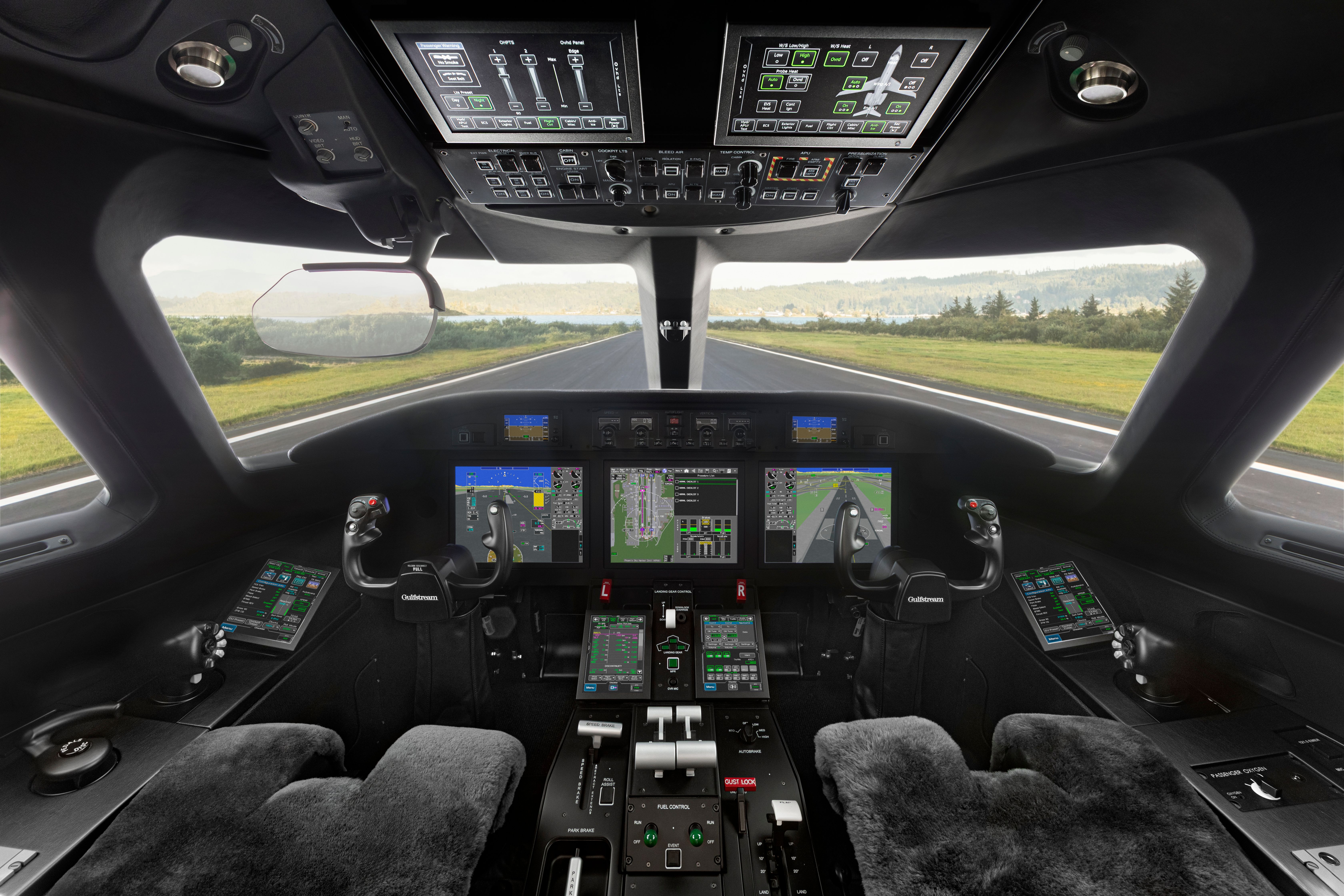 Gulfstream Introduces its All-New G300 Super-Midsize Aircraft - The FLY Report